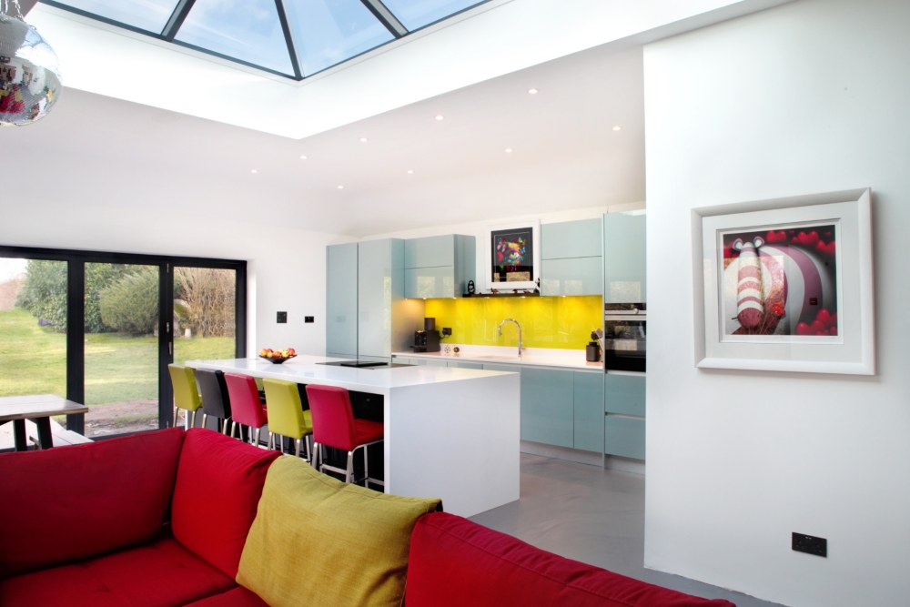 An unmissable multi-coloured kitchen - Kesseler Kitchens
